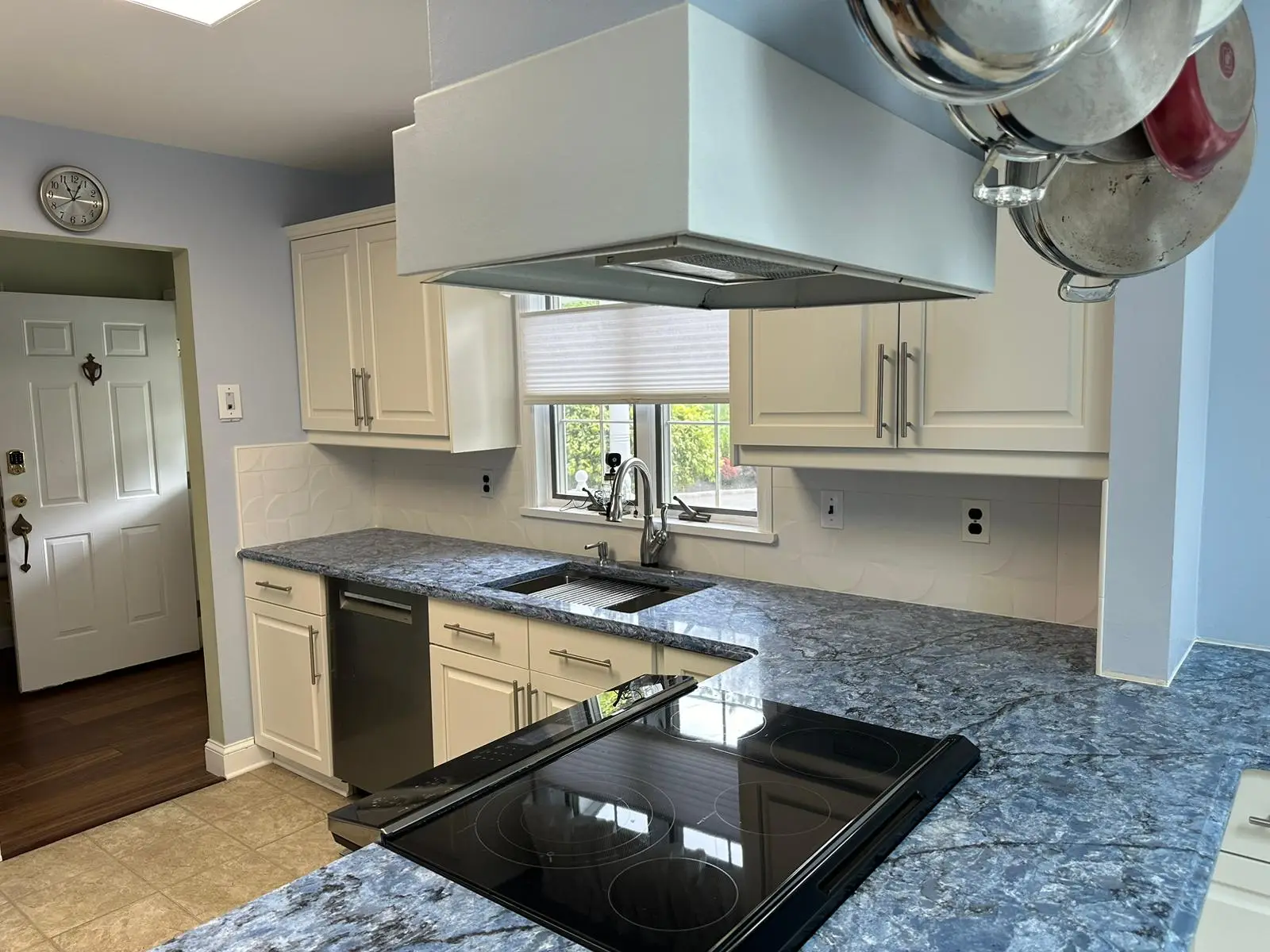 Marble Countertop Colors: Popular Shades & Design Tips